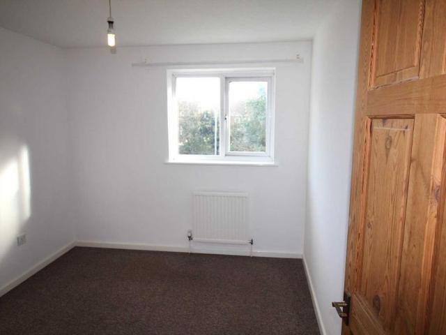 2 bedroom end of terrace house to rent