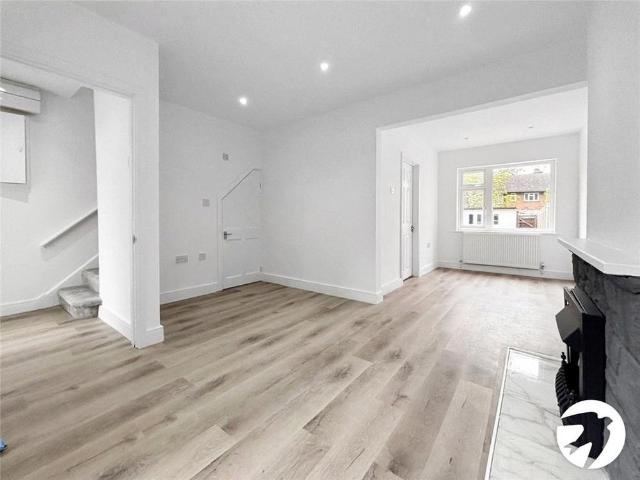 2 bedroom end of terrace house to rent