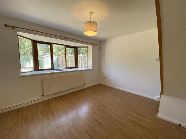 2 bedroom end of terrace house to rent