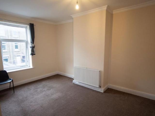 2 bedroom end of terrace house to rent