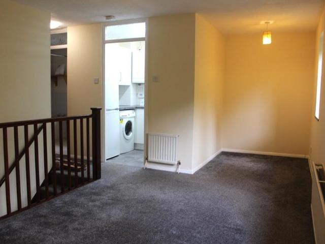 2 bedroom end of terrace house to rent