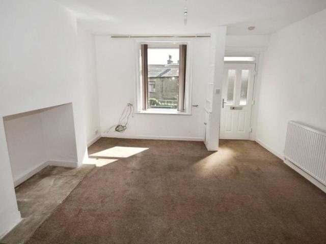 2 bedroom end of terrace house to rent
