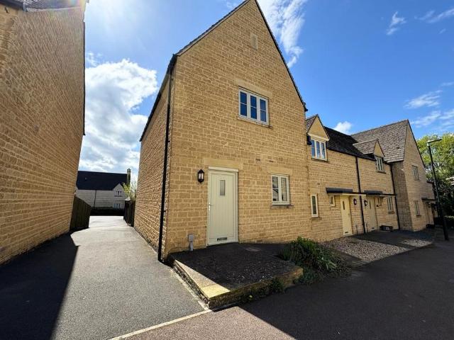 2 bedroom end of terrace house to rent
