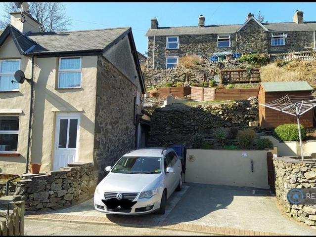 2 bedroom end of terrace house to rent