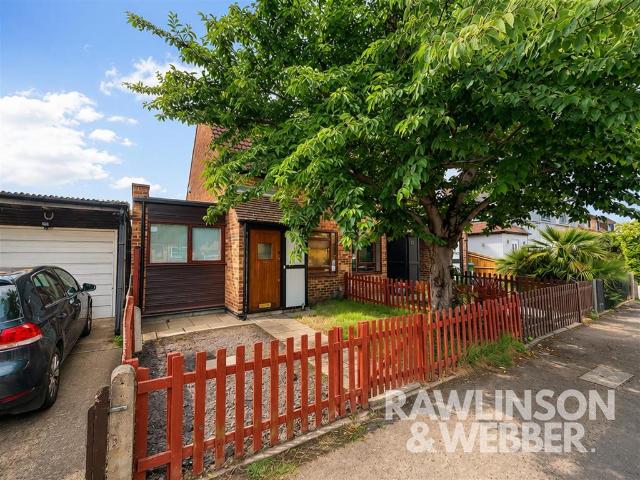 2 bedroom end of terrace house to rent