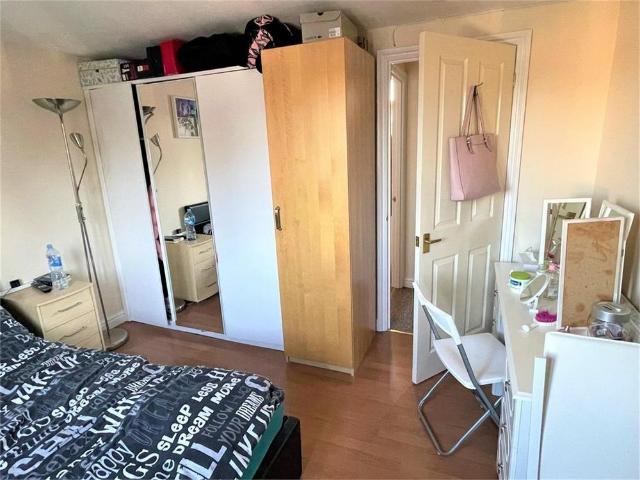 2 bedroom end of terrace house to rent
