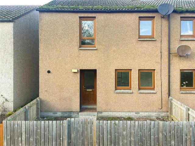 2 bedroom end of terrace house to rent