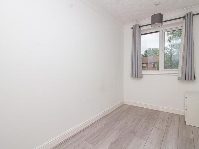 2 bedroom end of terrace house to rent