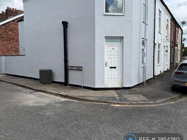 2 bedroom end of terrace house to rent
