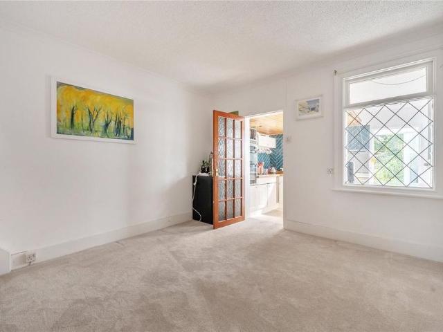 2 bedroom end of terrace house to rent