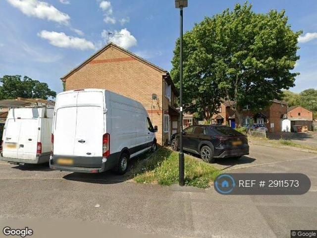 2 bedroom end of terrace house to rent