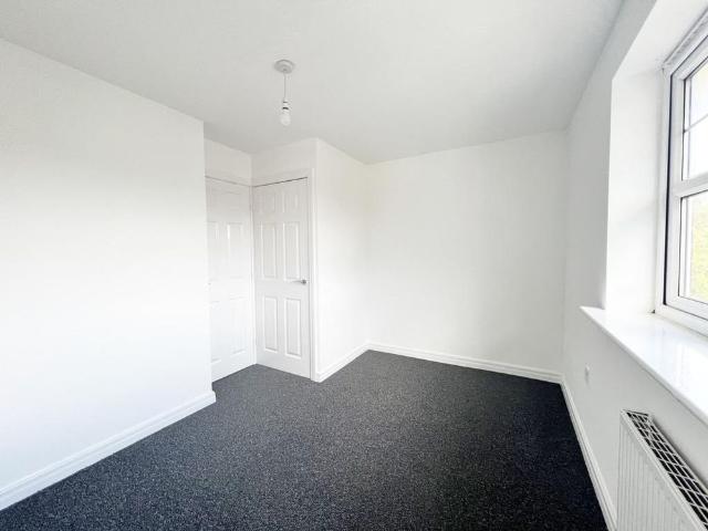 2 bedroom end of terrace house to rent