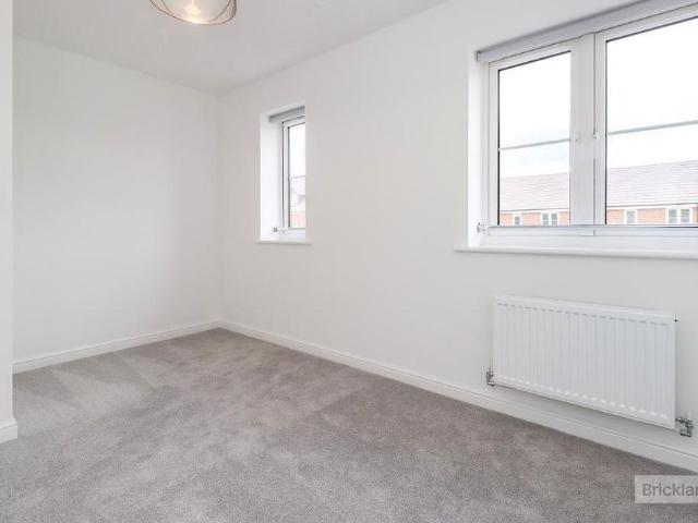 2 bedroom end of terrace house to rent