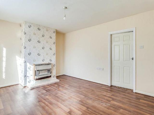 2 bedroom end of terrace house to rent