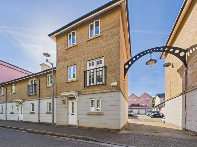 2 bedroom end of terrace house to rent