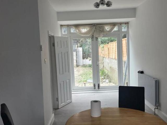 2 bedroom end of terrace house to rent