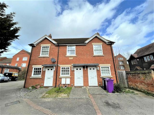 2 bedroom end of terrace house to rent