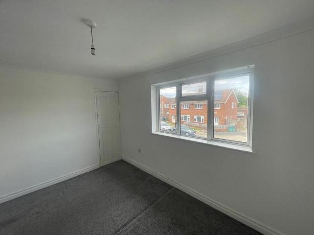 2 bedroom end of terrace house to rent