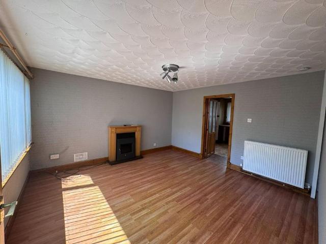 2 bedroom end of terrace house to rent