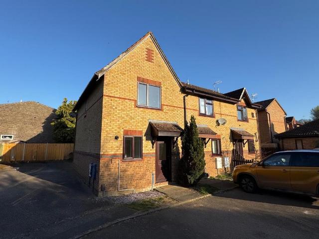 2 bedroom end of terrace house to rent