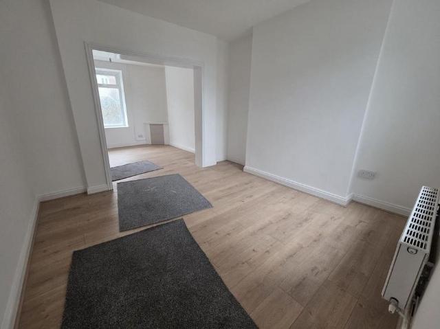 2 bedroom end of terrace house to rent