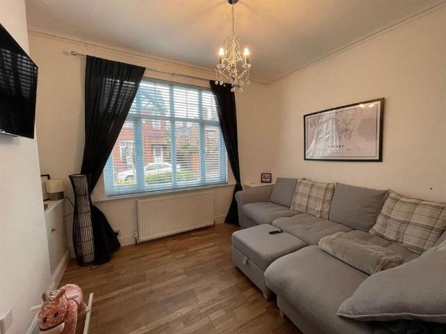 2 bedroom end of terrace house to rent