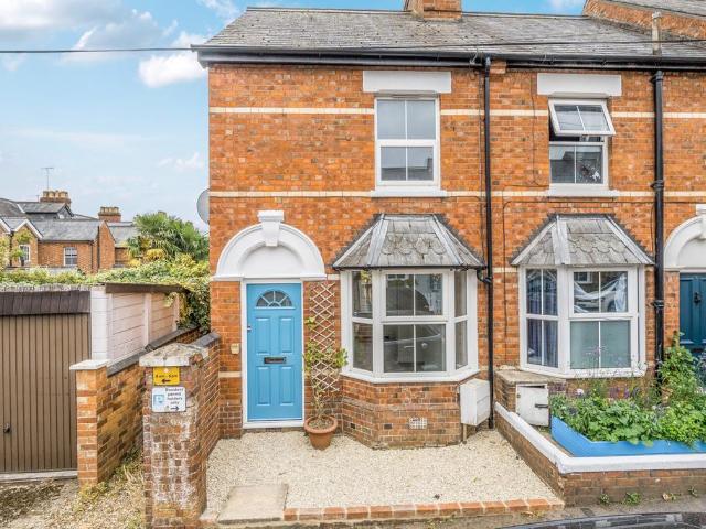 2 bedroom end of terrace house to rent