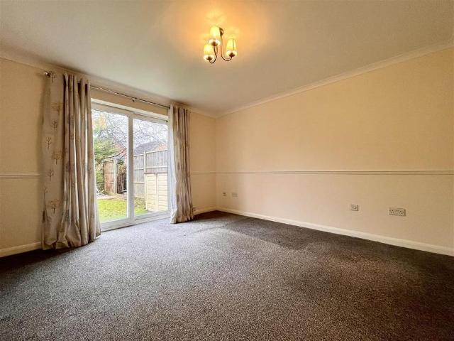 2 bedroom end of terrace house to rent