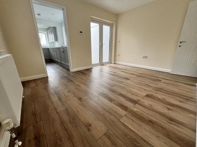 2 bedroom end of terrace house to rent