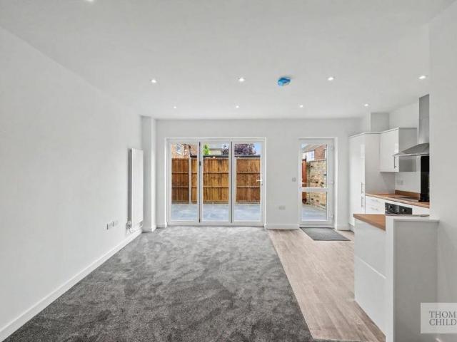 2 bedroom end of terrace house to rent