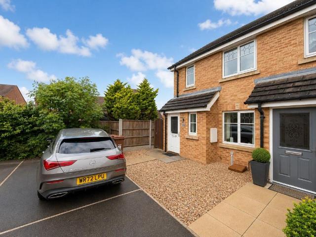 2 bedroom end of terrace house to rent