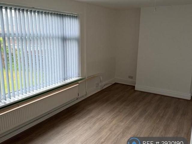 2 bedroom end of terrace house to rent