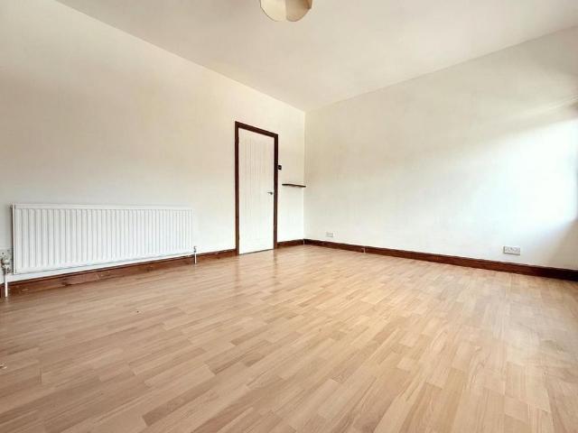 2 bedroom end of terrace house to rent