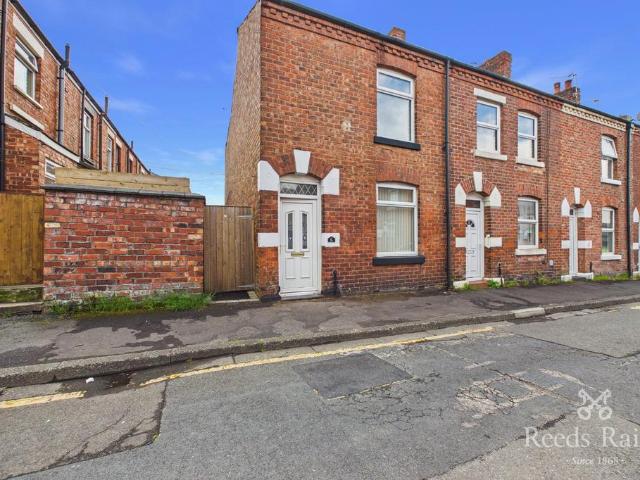 2 bedroom end of terrace house to rent