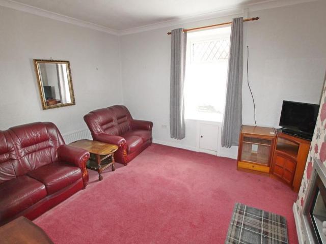 2 bedroom end of terrace house to rent