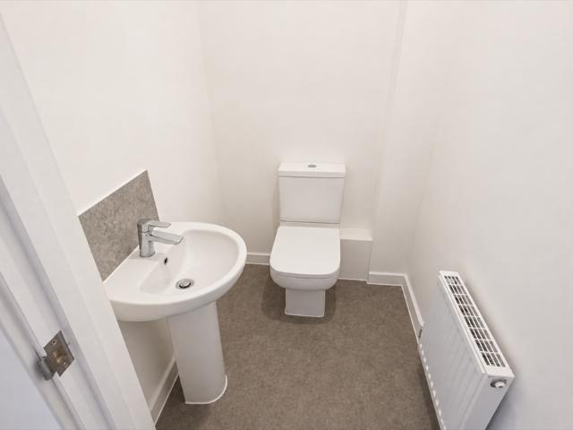 2 bedroom end of terrace house to rent
