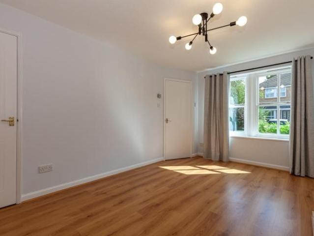 2 bedroom end of terrace house to rent