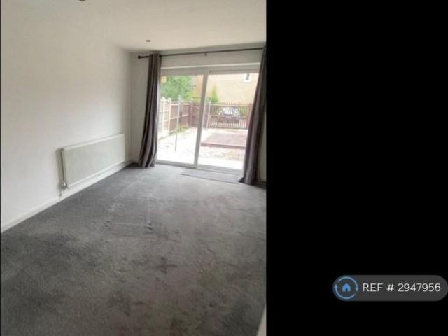 2 bedroom end of terrace house to rent