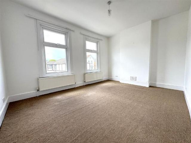2 bedroom end of terrace house to rent