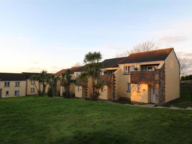 2 bedroom end of terrace house to rent