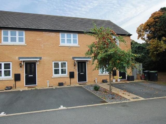 2 bedroom end of terrace house to rent