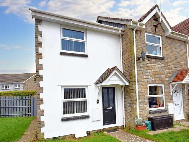 2 bedroom end of terrace house to rent