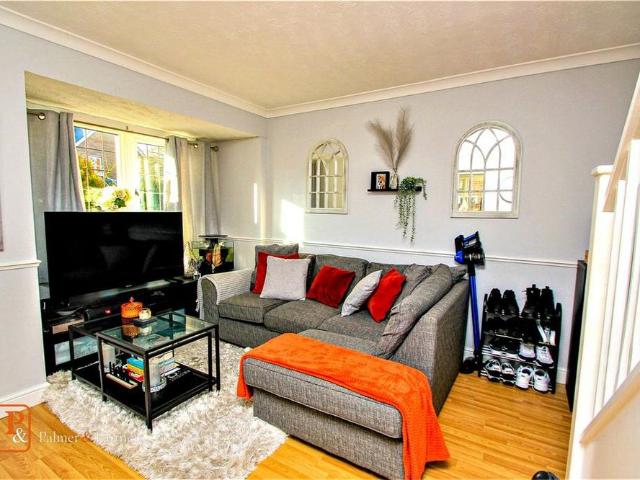 2 bedroom end of terrace house to rent