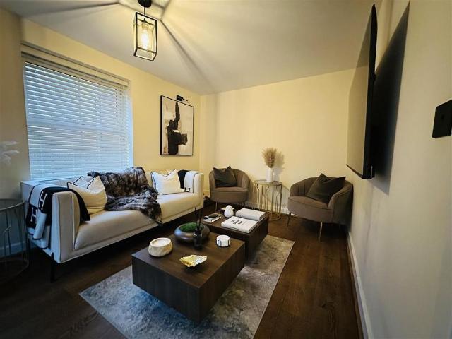 2 bedroom end of terrace house to rent