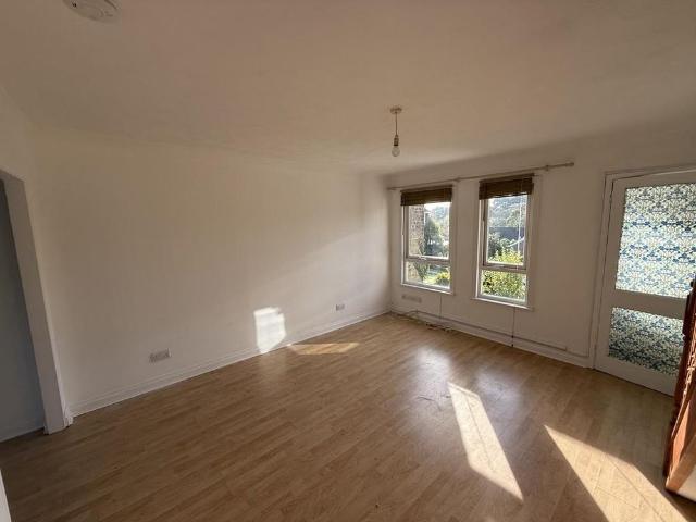 2 bedroom end of terrace house to rent