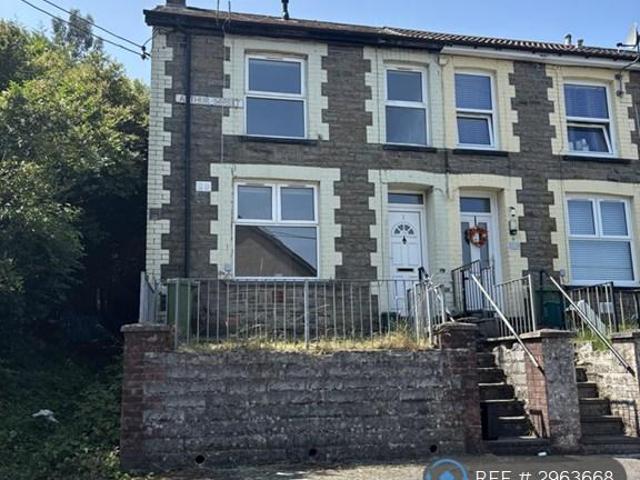2 bedroom end of terrace house to rent