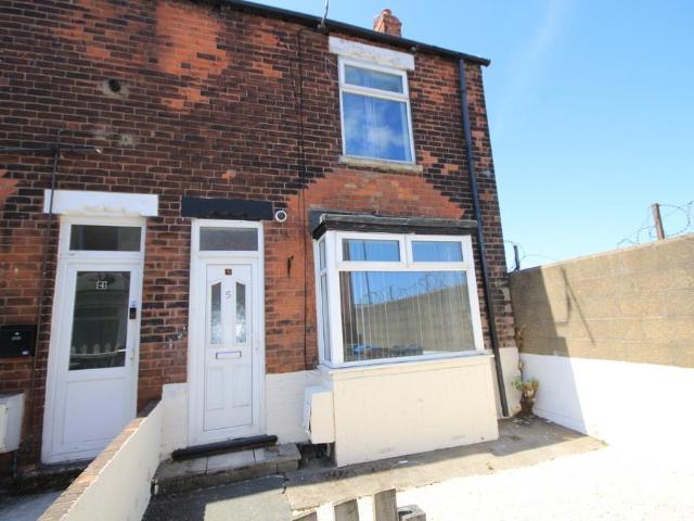 2 bedroom end of terrace house to rent