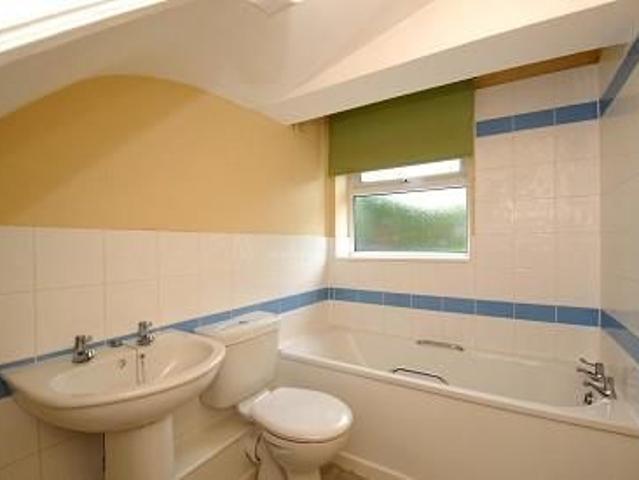 2 bedroom end of terrace house to rent