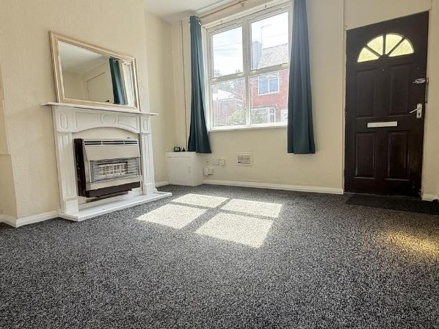 2 bedroom end of terrace house to rent