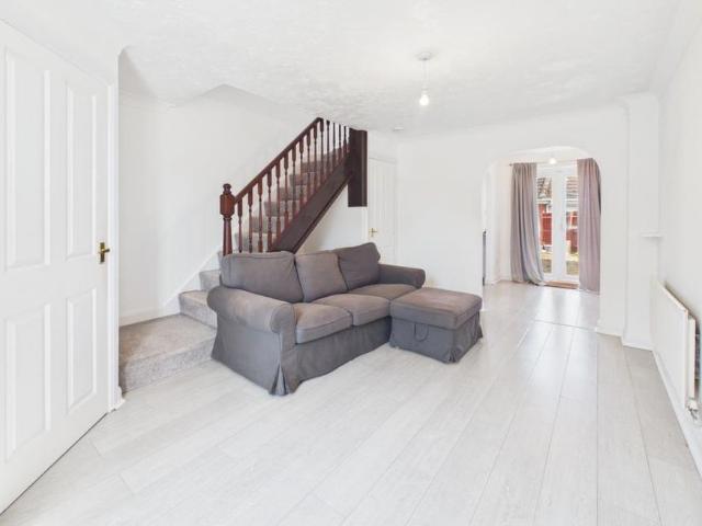 2 bedroom end of terrace house to rent